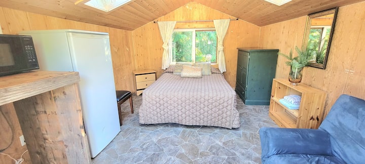 Night Owl Cabin #3 - Sunshine Coast