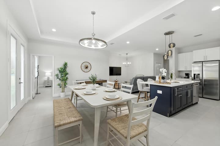 Modern 3br Home | Near Busch Gardens & Downtown - Tampa, FL