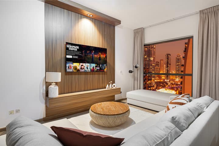 Luxury 2br | Epic View & In-room Cinema Projectors - Dubai Marina