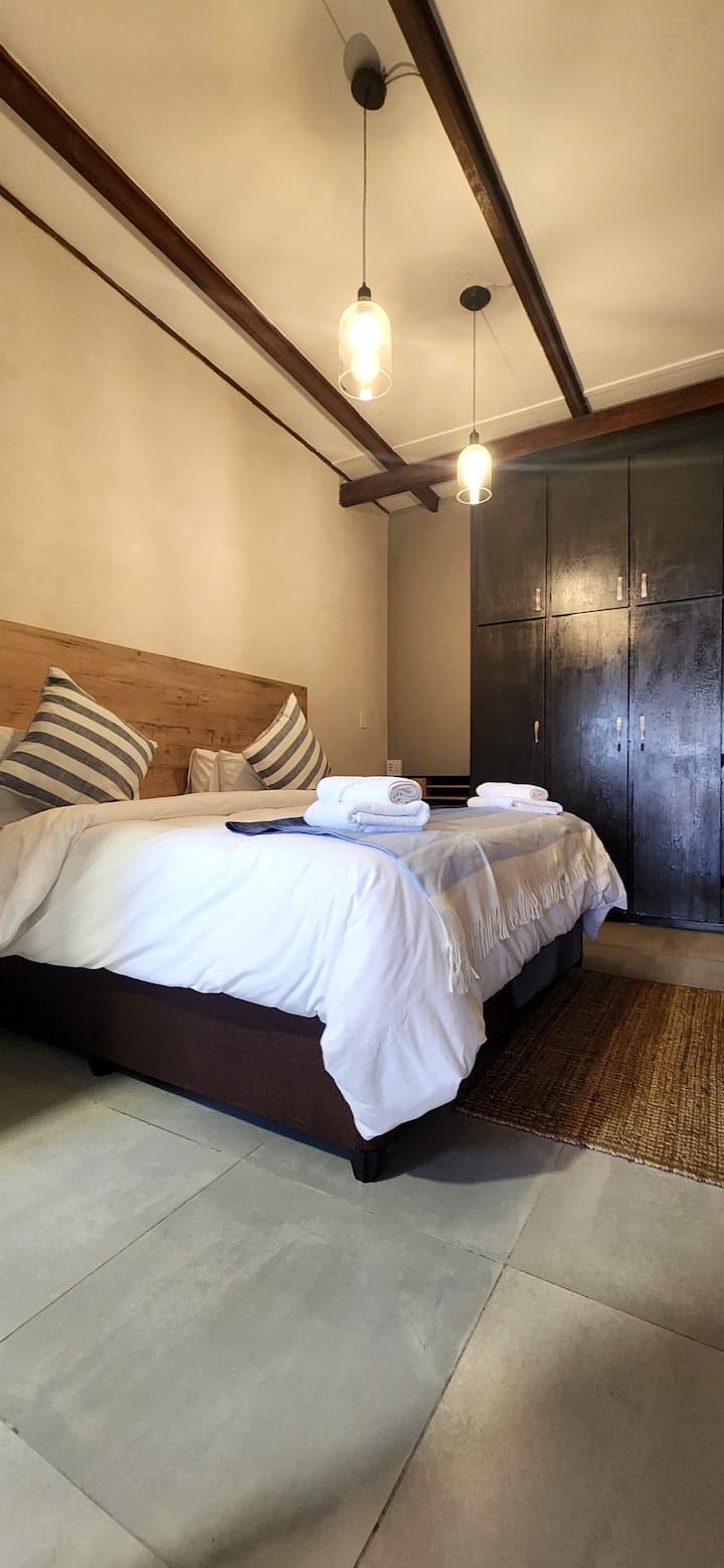Livingwaters Self-catering Room 9 (No Kitchen) - Ermelo, South Africa