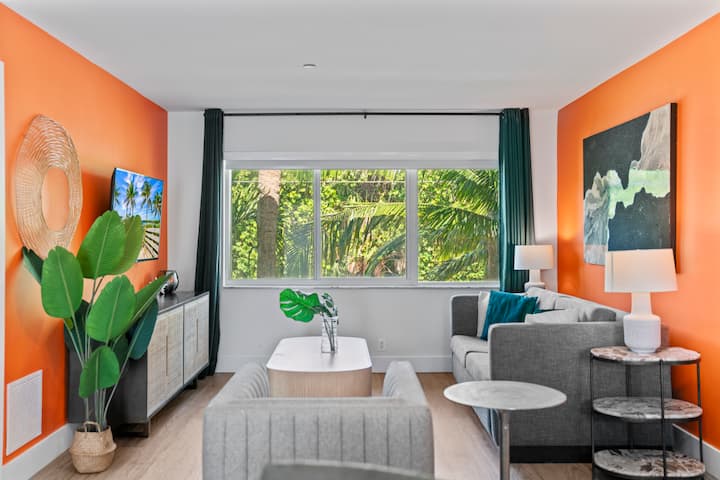 1br • 2 Beds • Pool + Hot Tub • Walk To Beach! - 博卡拉頓