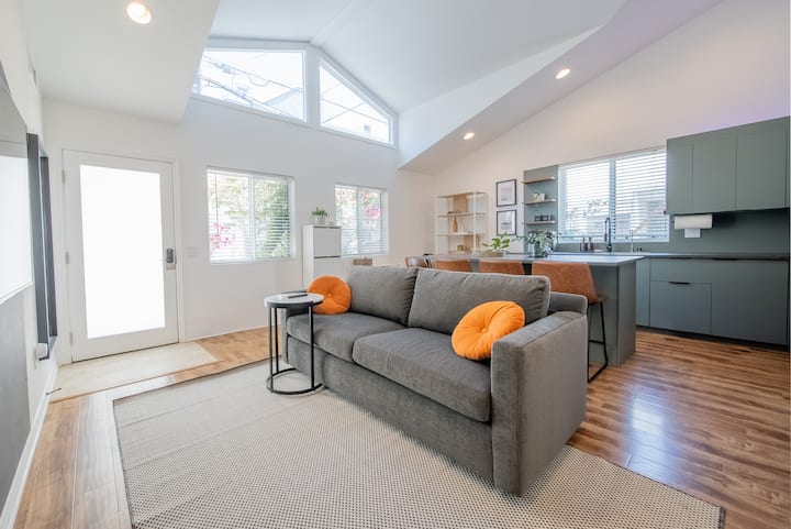 Steps To The Beach | Modern 2br Family Friendly - Marina Del Rey, CA