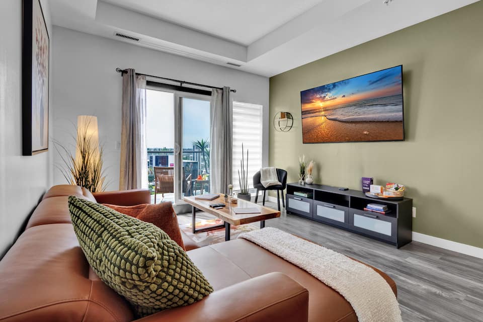 Edmonton Apartment Vacation Rentals - Alberta, Canada | Airbnb