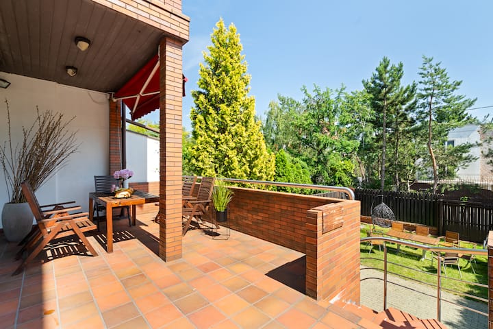 Calm Urban Spa House Jacuzzi, Sauna, Taras & Grill - Warsaw