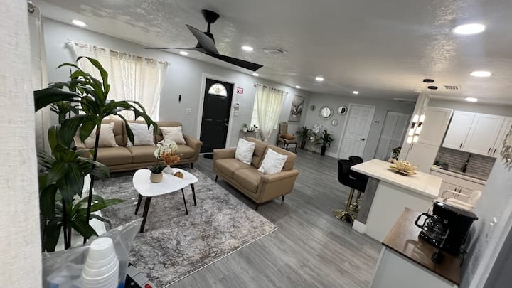 Jjhome (Full House) - Hollywood, FL