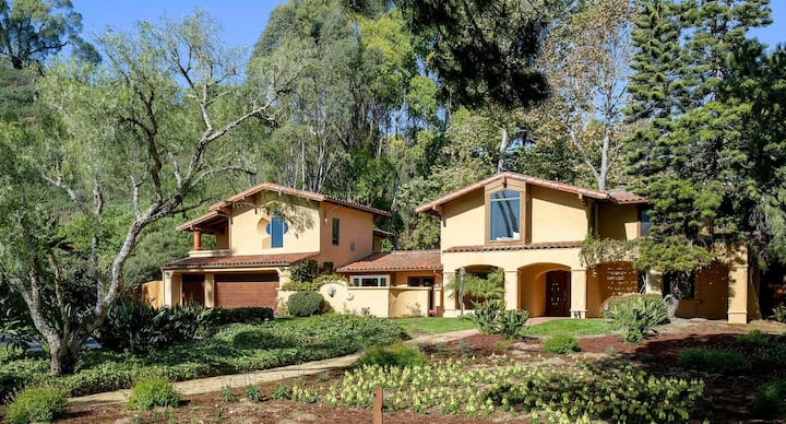 Beachwood Estate At Hendry's Beach - Isla Vista, CA