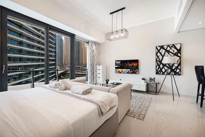 Bright And Serene Marina Views Flat | Only Stays - Dubaï Marina