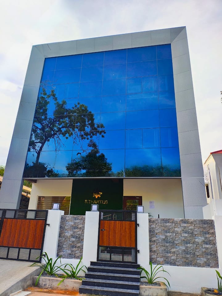 Premium Stay-cum-office Suite  For Business - Thoothukudi