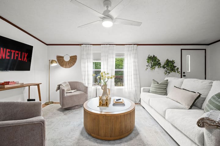 Ultimate Family Fun House | Walk To Town | Hot Tub - Hawks Nest State Park, Ansted