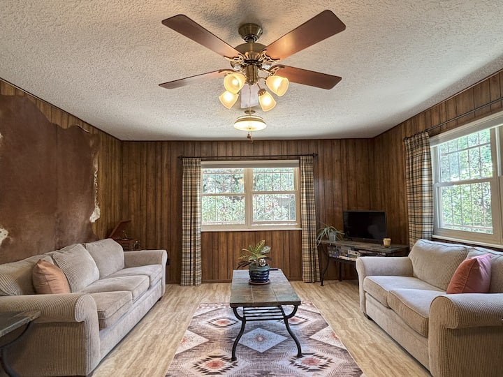 4br Heights Trails & Tranquility - Albuquerque, NM