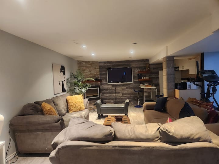 Cozy 2- Bedroom Basement! - Oakville