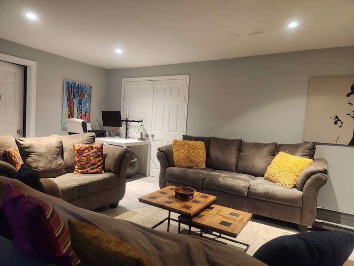 Spacious, Cozy 2-bedroom Private Basement ! - Oakville