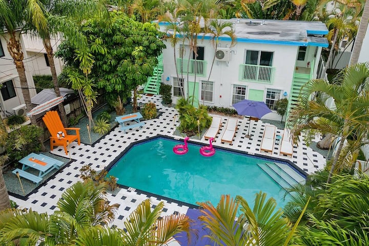 At Mine - Cozy Pool Suite With Free Parking - Fort Lauderdale