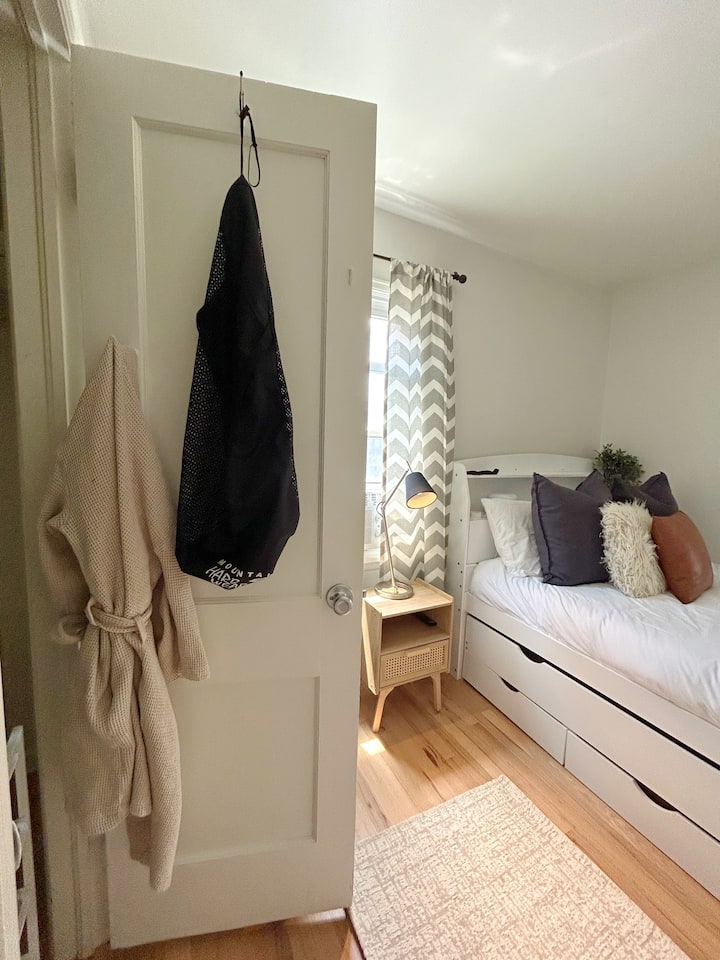 Cozy Room: 20 Min To Downtown & Dia - Aurora, CO