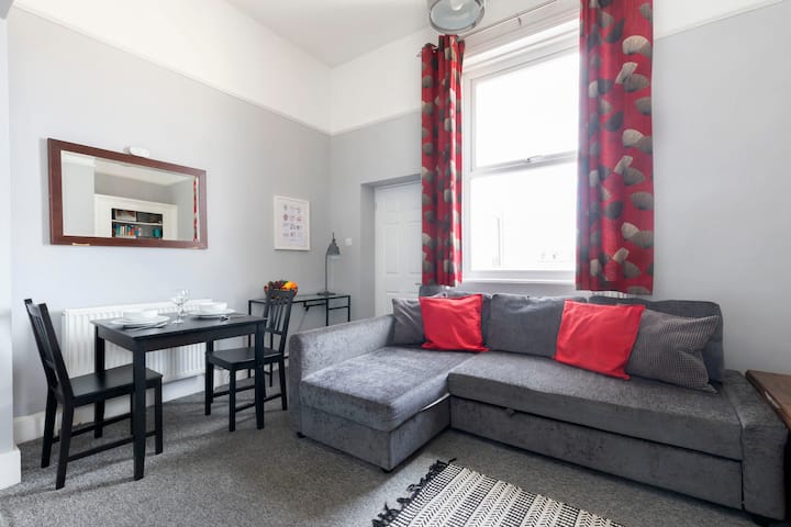 Comfortable 1-bed Flat Near Pittville Park - Cheltenham