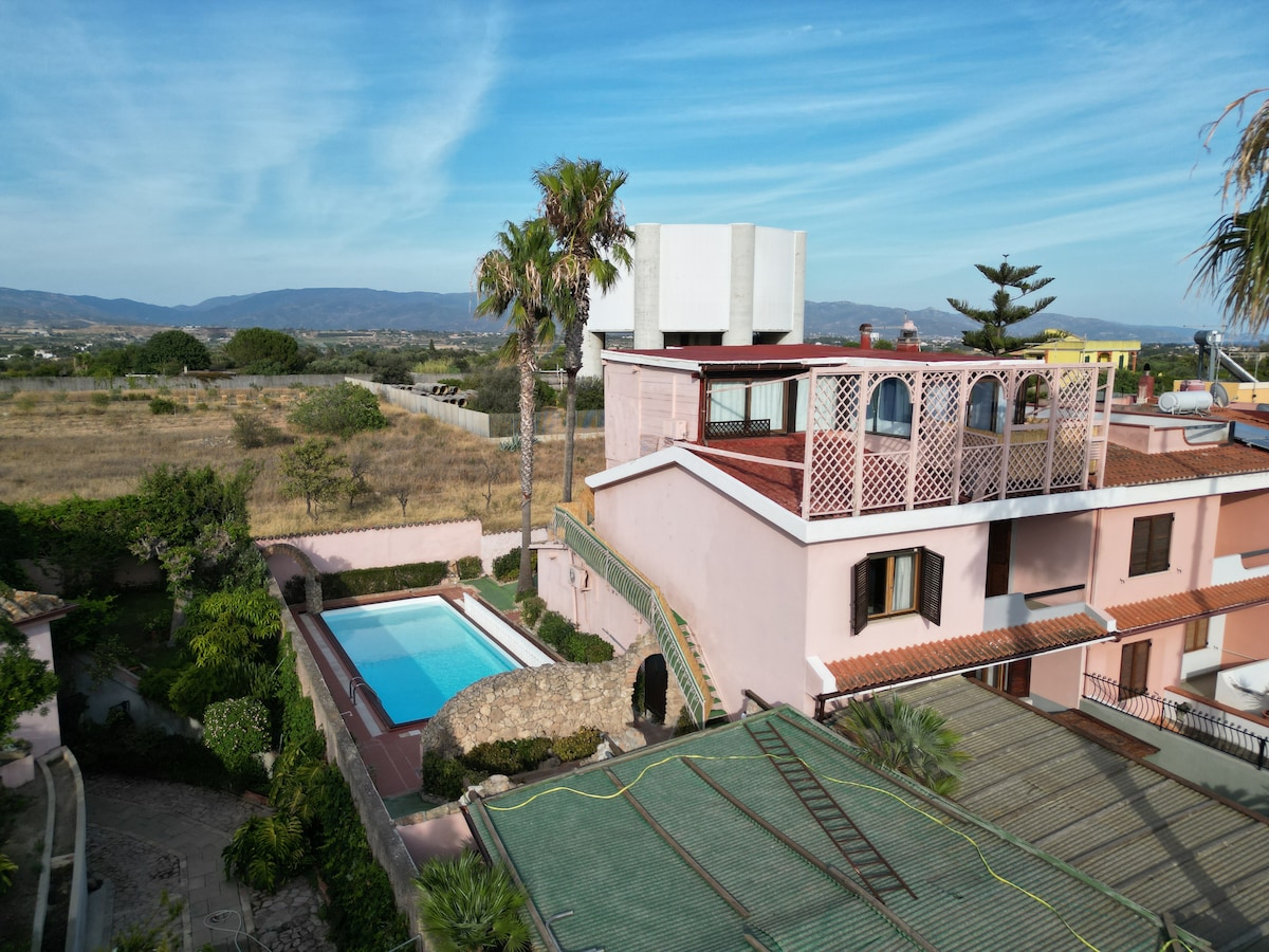 Vincent House house with pool in Quartu Sant'Elena - Houses for Rent in ...