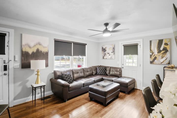 Family Fun: 2 Story Oasis & Pup Retreat Near Rva - Chesterfield, VA