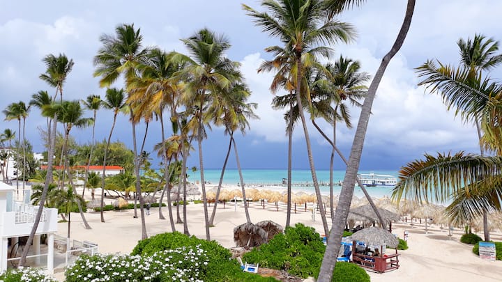 10 Guests Beach Haven - Wi-fi/maid/pick-up/pool - Punta Cana
