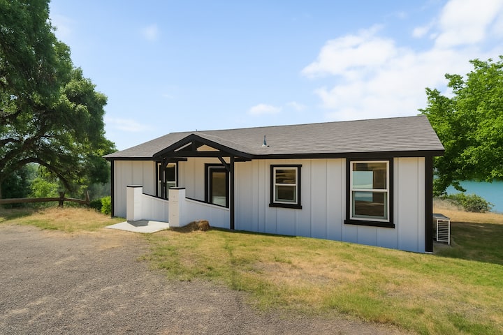 Chic House With Fantastic View Of Clear Lake - Clearlake, CA