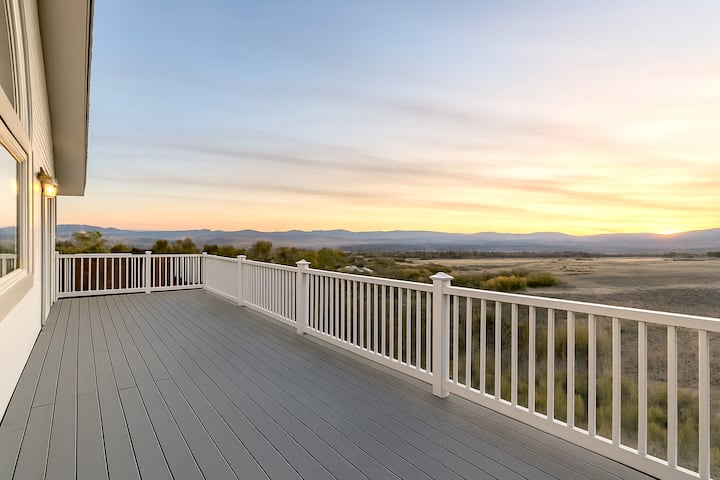 Panoramic Views Of The Reno Skyline-near Unr/dwtn - Reno