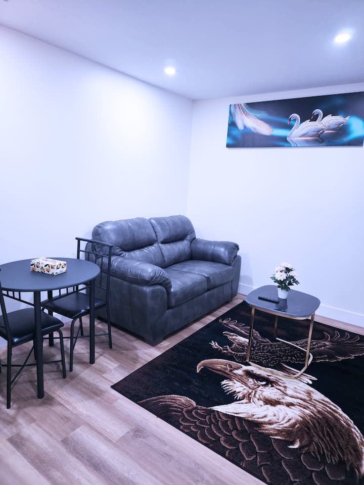 Modern Suite With Free Parking Near Malls & Parks - Regina