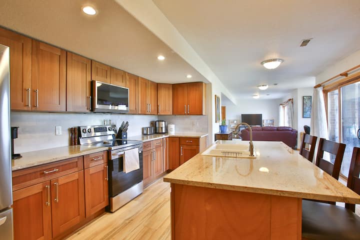 Farmstay! Central & Beautiful - Broomfield, CO