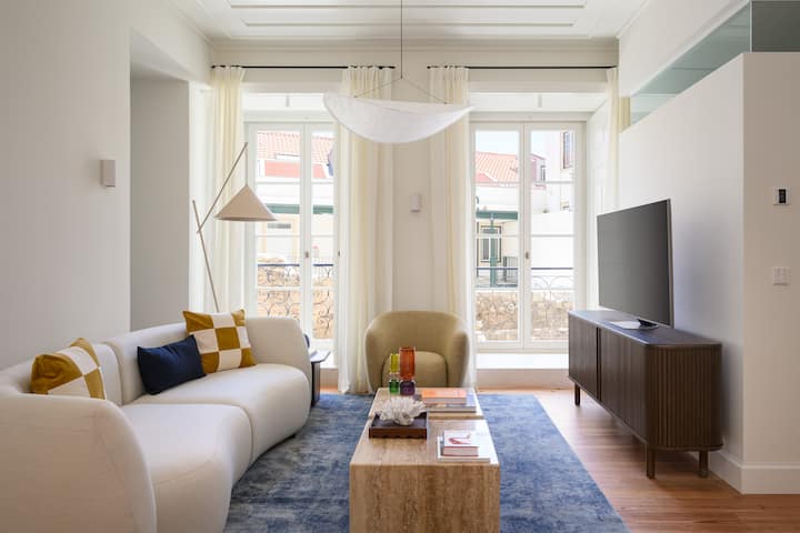 Stylish Duplex In Alfama/2 Bedrooms & 2 Bathrooms - Lisbon