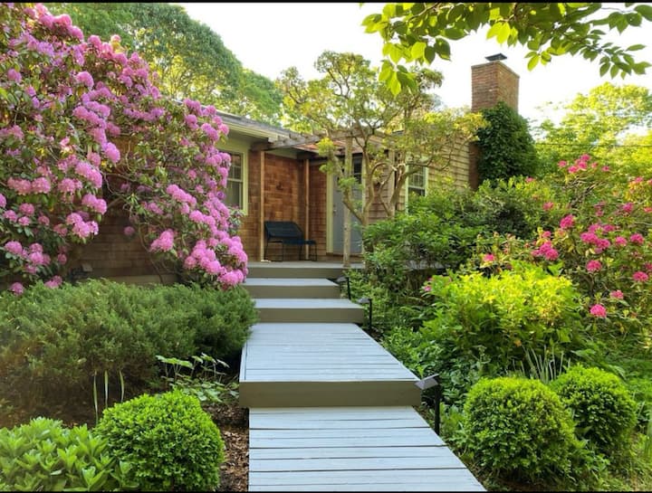 Cottage In Southampton - The Hamptons, NY