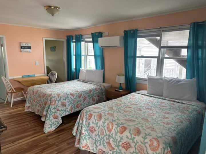 Deluxe #16 2 Double Beds W/ocean View (Motel Room) - Old Orchard Beach, ME