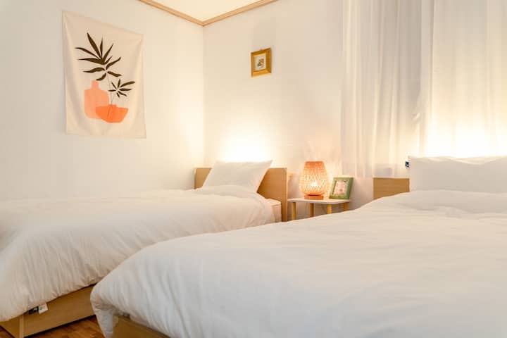 하모니스테이서울/신림,Snu,서울대벤처타운역3분,5bed,3room,강남·홍대중간,최대8명 - Seoul