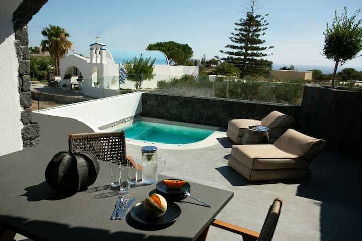Comfortable 2-bedroom-apartment (Pool & Jacuzzi) - Santorini