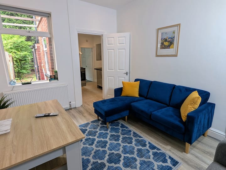 Contractors 4br Home, Newly Refurb, Nr Centre - Wolverhampton