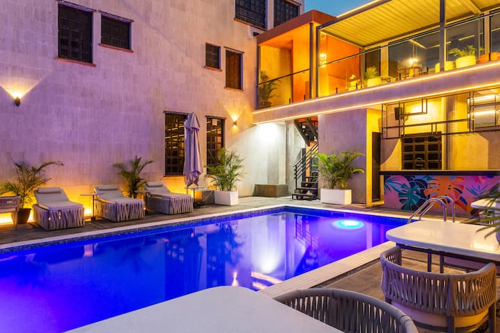 Chic 1-br Apartment | Pool Access | Fast Wi-fi - Lagos