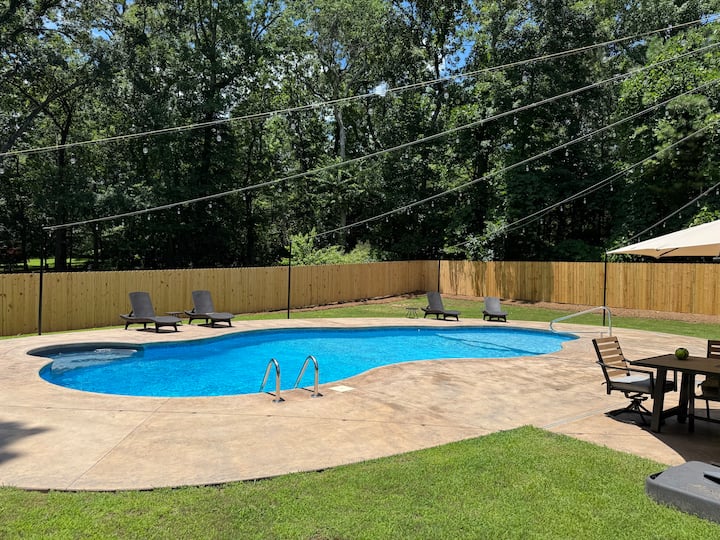 Family Fun W/ Private Pool • Furry Friends Welcome - Conyers, GA