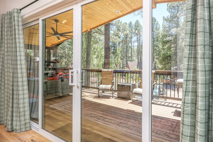 Brand New Modern Cabin - Hot Tub & Firepit - Munds Park, AZ