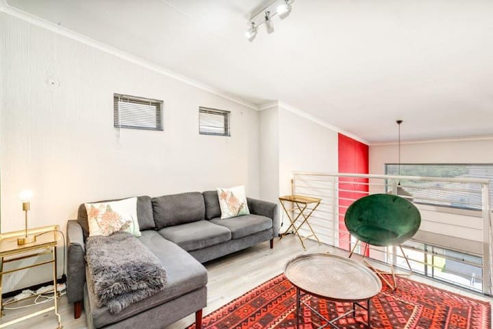 Luxury 1 Bedroom Loft Apartment - Lanseria