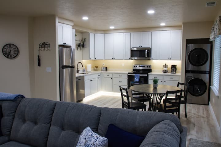 Beautiful Daylight Basement Apartment - Payson, UT