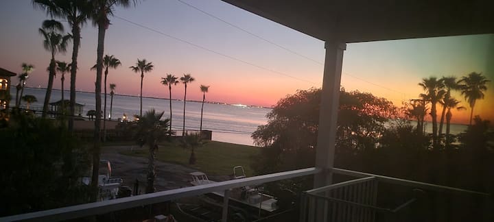 Lagoon And Sunset Views! Pool! Quiet! Sleeps 12! - South Padre Island