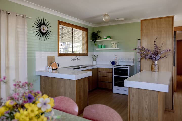 Gloria: A Retro Beachside Classic. - Dunsborough