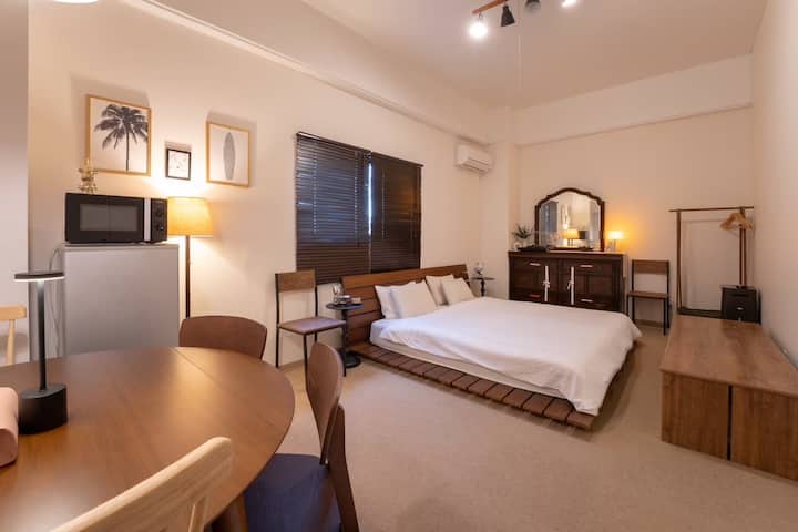 The Sheem: Movie & Bbq For Family 30min To Airport - Naha