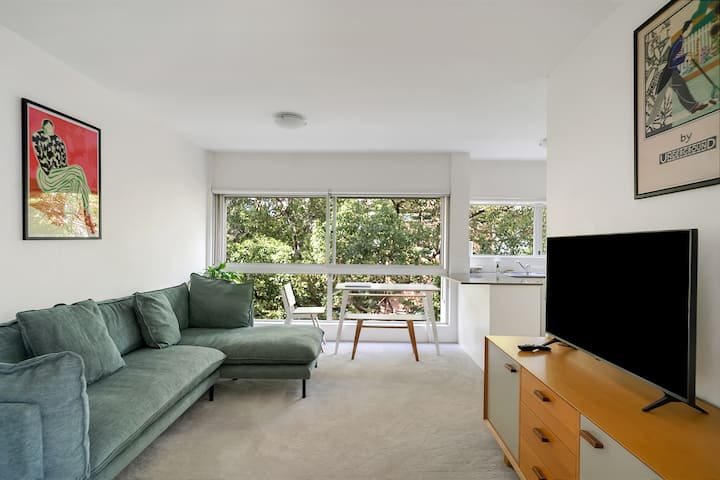 4th Floor 1bd With Leafy Views & Rooftop Pool - Australia