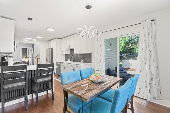 Humble: 5 Bd/4ba - Downers Grove, IL