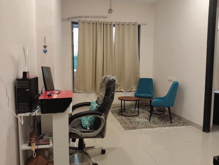 1bhk Private Retreat With Cozy Comforts + Balcony - Mumbai