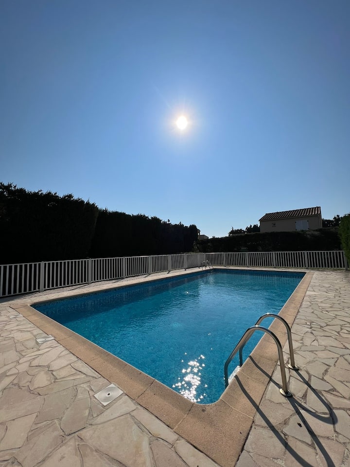 Bright Apt With Pool And Garage - Antibes