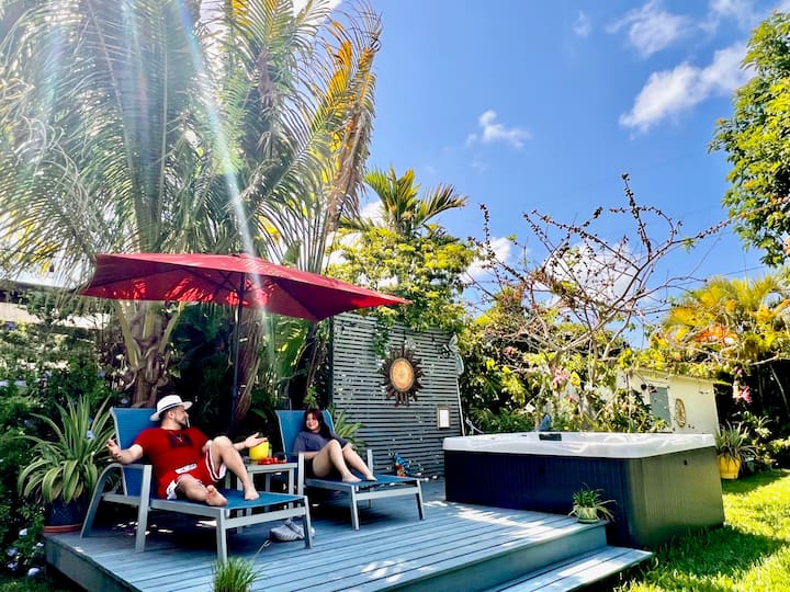 Lush Avocado Nest W/spa & Patio - North Miami Beach, FL