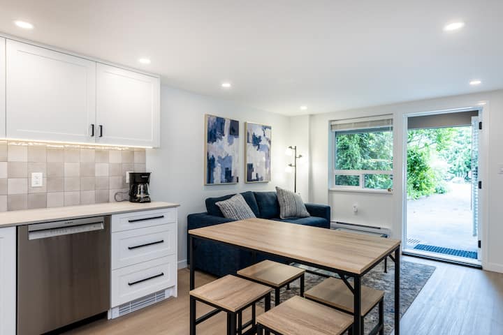 Luxury Horseshoe Bay | Walking Distance To Ferry - Bowen Island