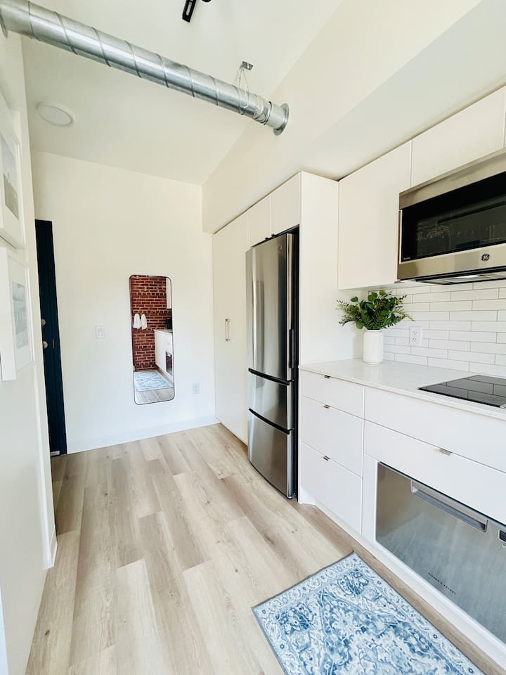 Charming Historic Studio Loft - Halifax