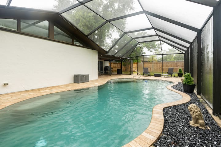 Luxury Villa - Cape Coral, FL