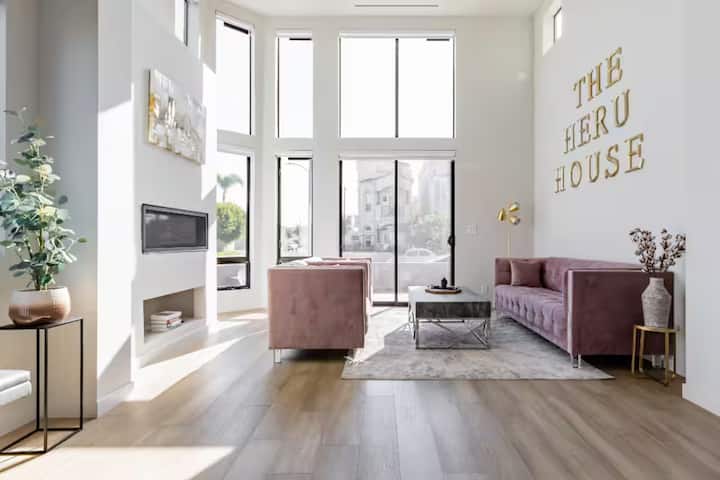 4 Beds + 4.5 Baths Suite- 5 Min From The Beach - Cypress, CA