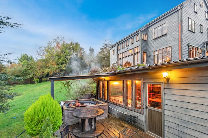 Hot-tub, Quincho Y Fogón · Casa En Bosque Privado - Chile